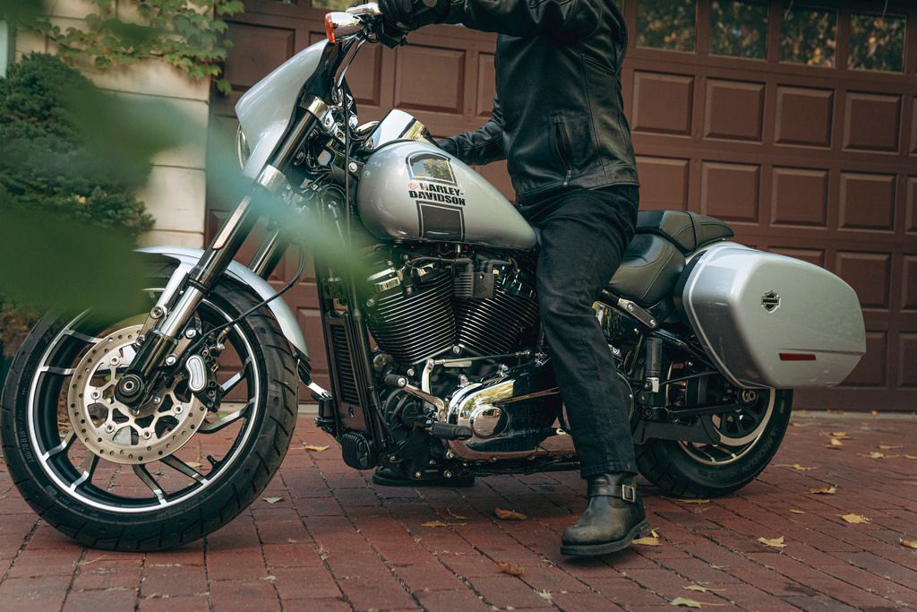 Harley-Davidson Sport Glide: prezzo, velocità, scheda e rilevamenti