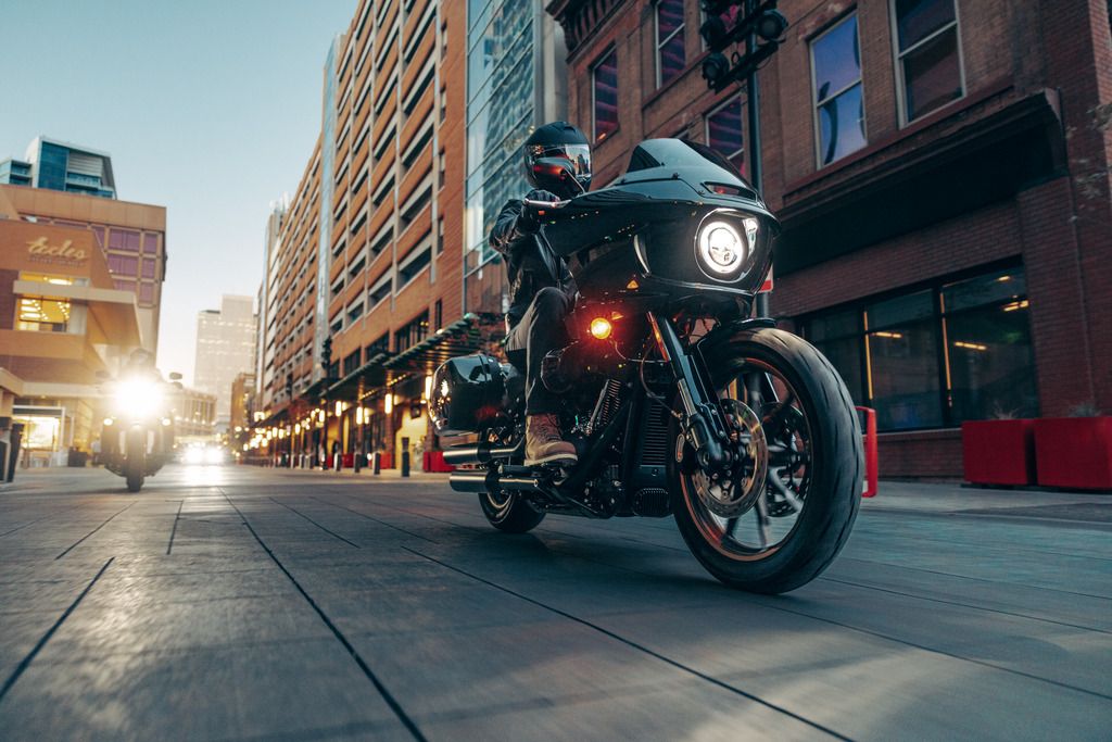Harley-Davidson Low Rider ST: prezzo, velocità, scheda e rilevamenti