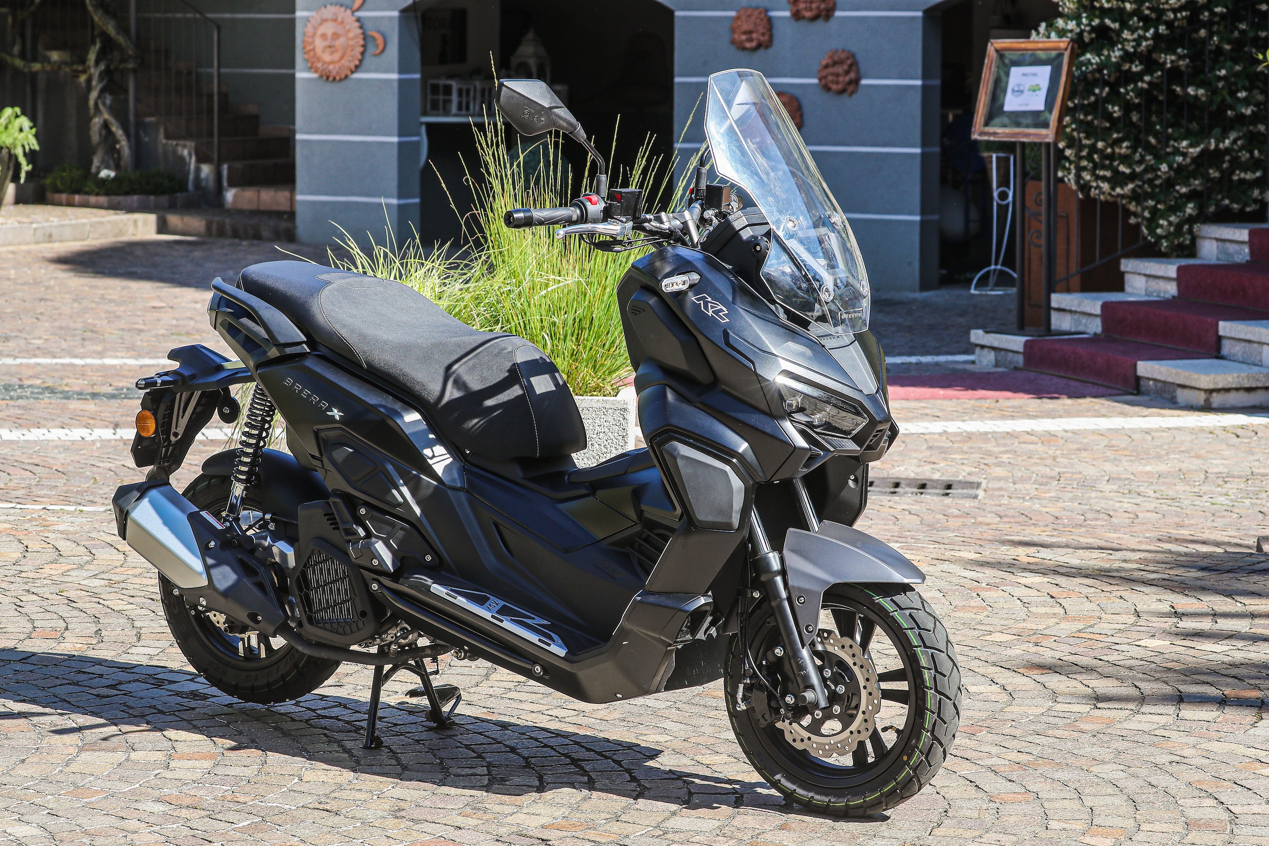 KL Motorcycle Brera X 300 : prezzo, velocità, scheda e rilevamenti